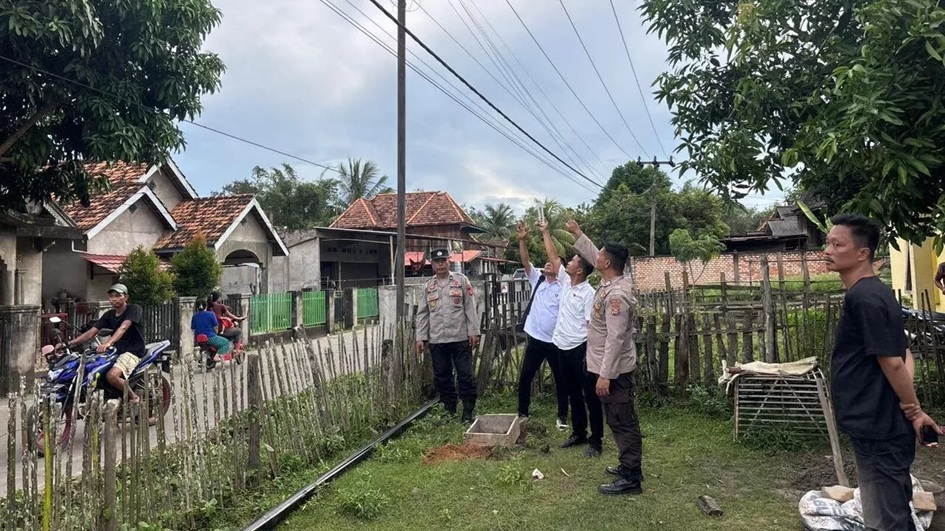 Pasang Tiang Lampu, Warga Ogan Ilir Tewas Tersengat Listrik